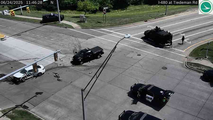 Suspect dead in officer-involved shooting after deadly I-480/Tiedeman crash