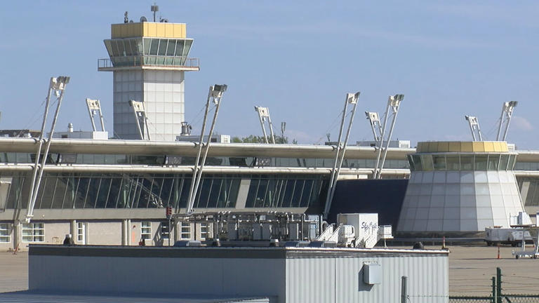 Cleveland Hopkins Airport installing new wildlife fence to protect tarmac