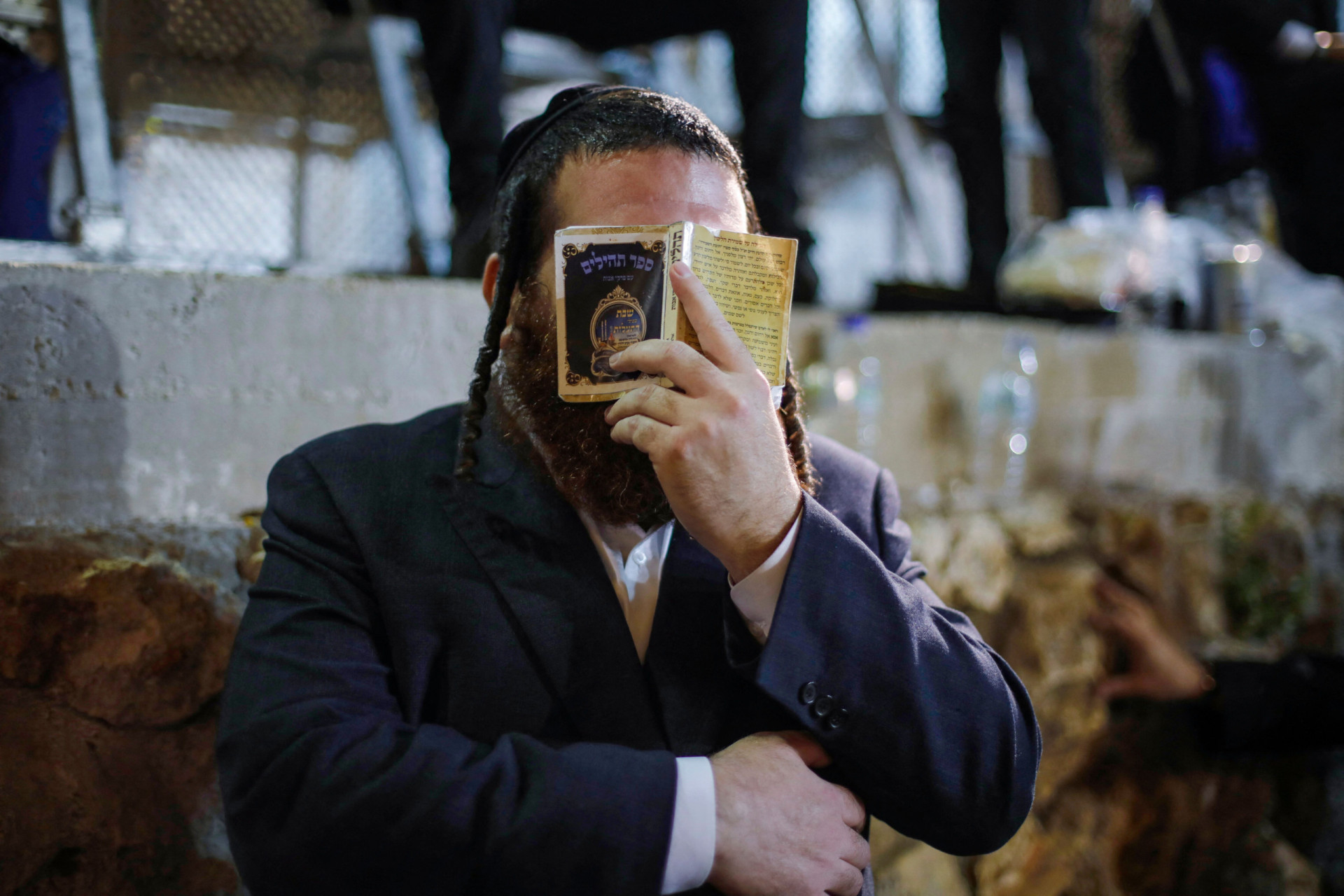 Customs and traditions that Orthodox Jews must follow