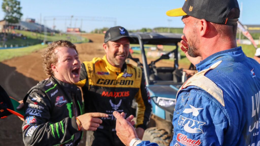 This Off-Road Race Finish Is Literally Insane