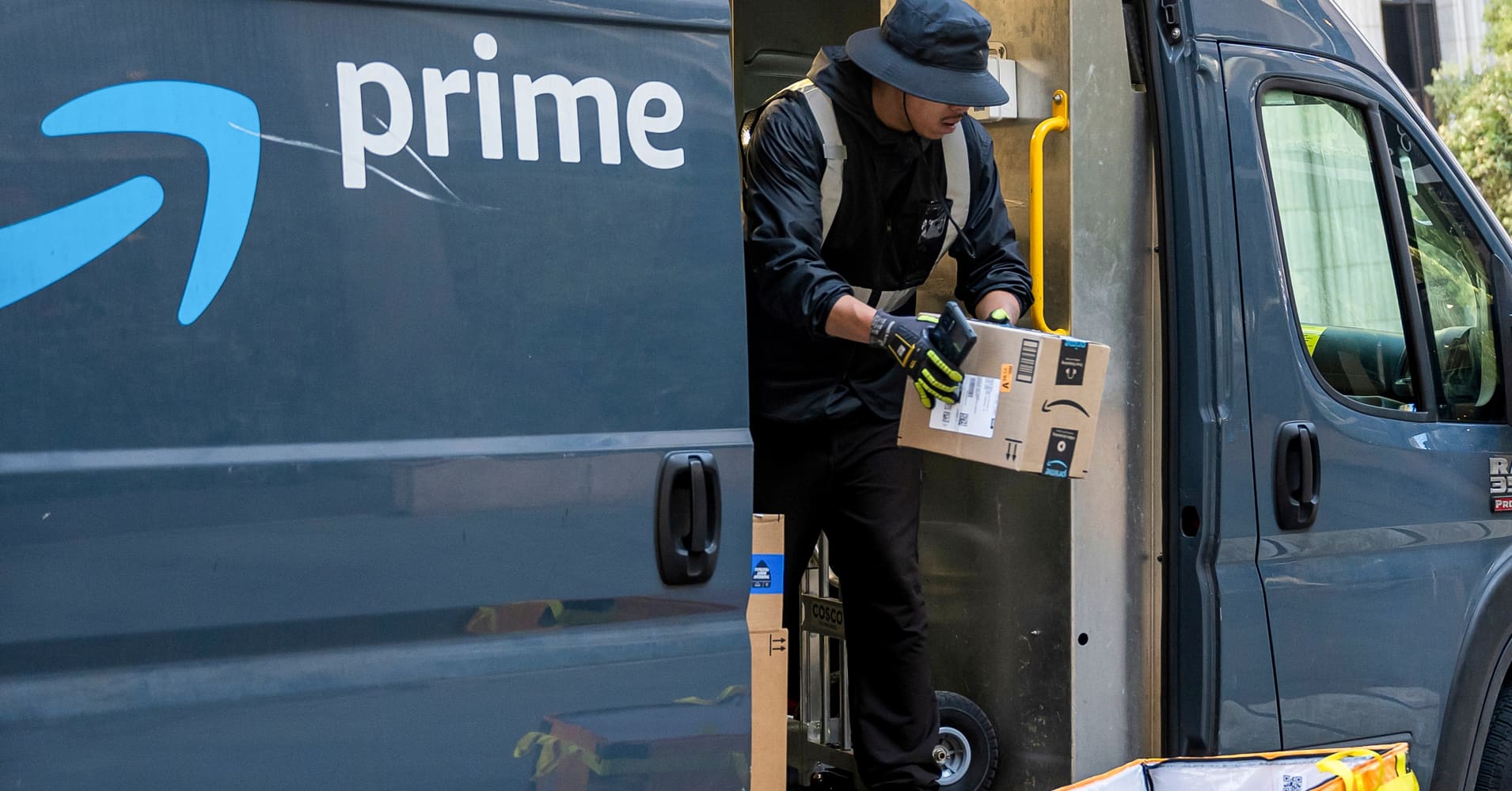 Amazon bringing faster delivery to thousands of small towns and cities