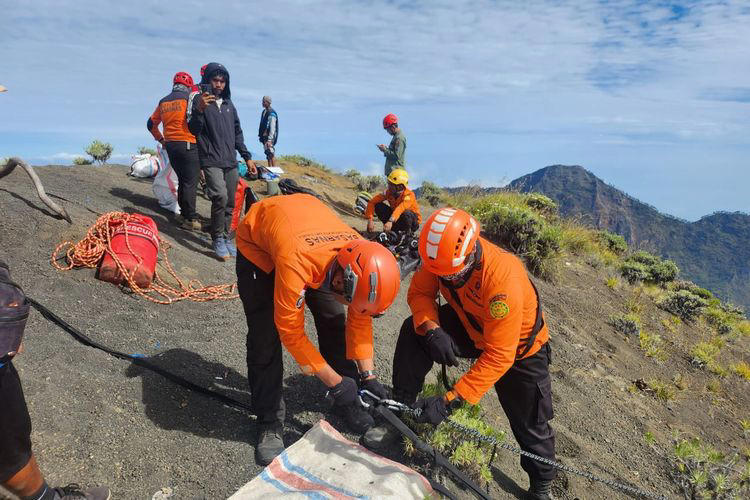Kronologi Jatuhnya Pendaki Asal Brazil di Gunung Rinjani, Terperosok Dalam Jurang 500 Meter