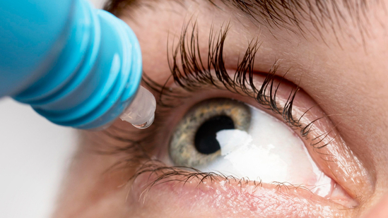 Are you always cleaning your glasses? It can be cataract: Doctor shares ...