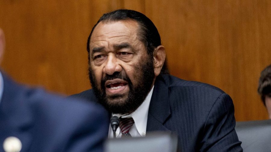 Al Green introduces article of impeachment against Trump