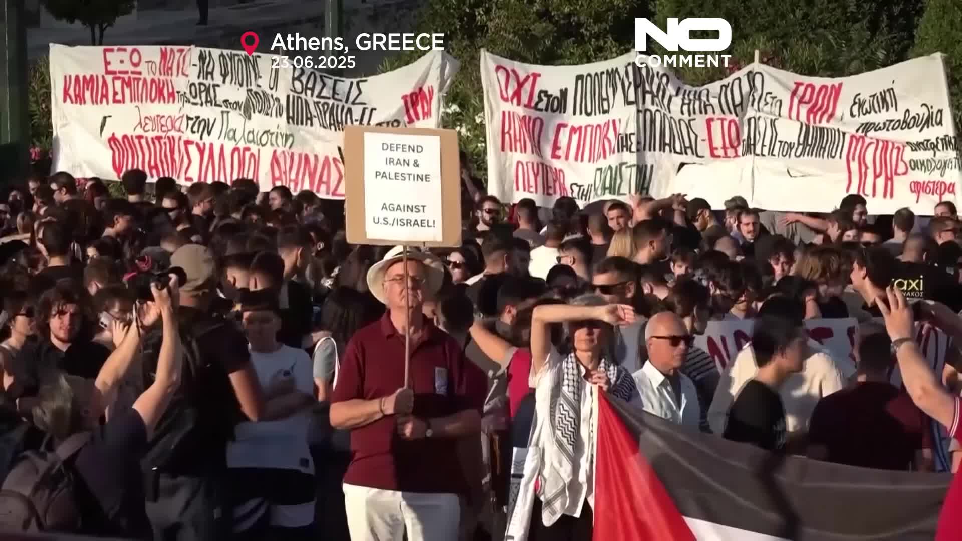 Grecia: migliaia protestano contro gli attacchi USA ai siti nucleari ...