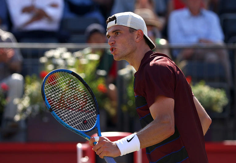 Best tennis rackets to hit the court with for beginners to advanced ...