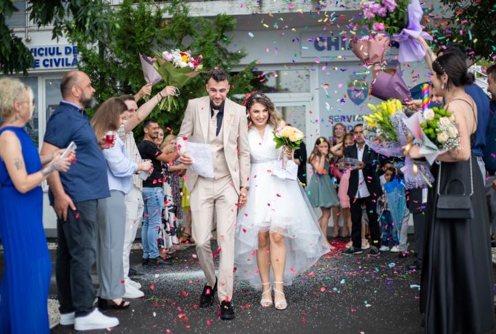 10 Things Guests Do That Quietly Ruin Weddings