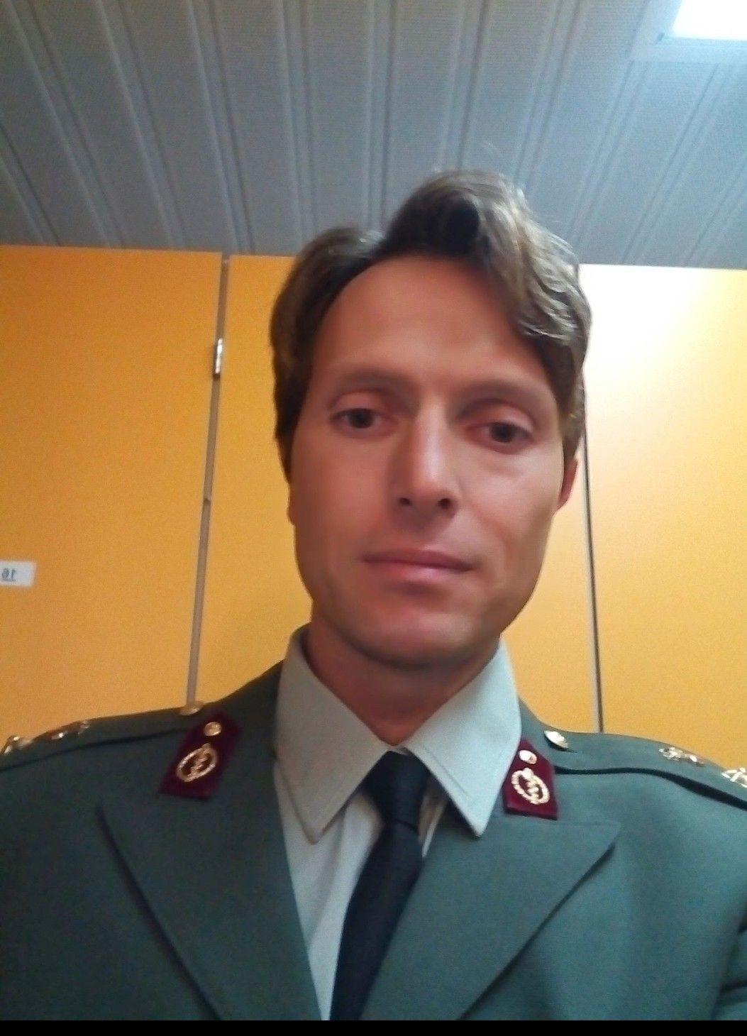 “My experience as a military doctor was the most formative period of my ...