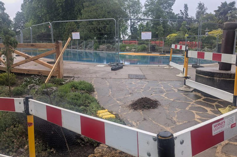 'Do not enter' water at Guildford's Stoke Park paddling pool as it is ...