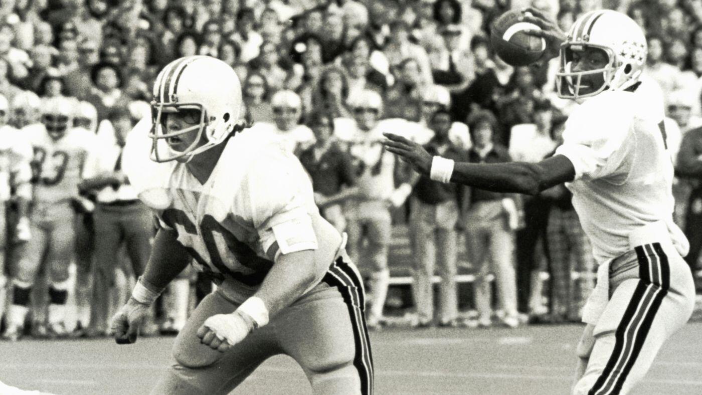 Ted Smith dies at 71: Former Ohio State lineman paved way for Archie ...