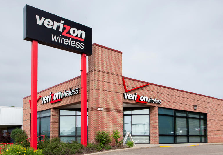 Scotiabank trims Verizon (VZ) price target as wireless promotions intensify
