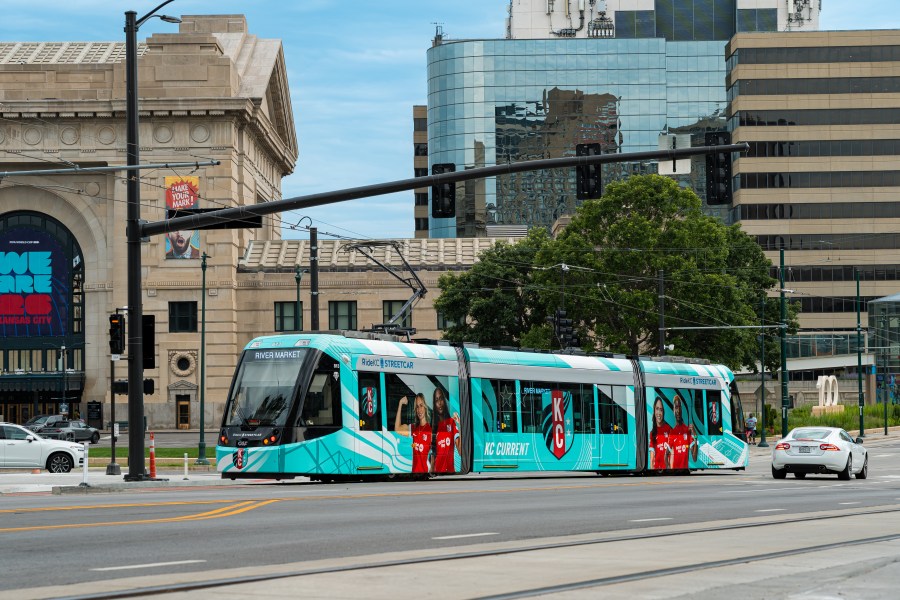 Kansas City adds ‘transit-only’ lanes to KC Streetcar extension project