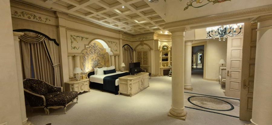 Westgate Las Vegas honors Elvis’ 90th with tribute villa