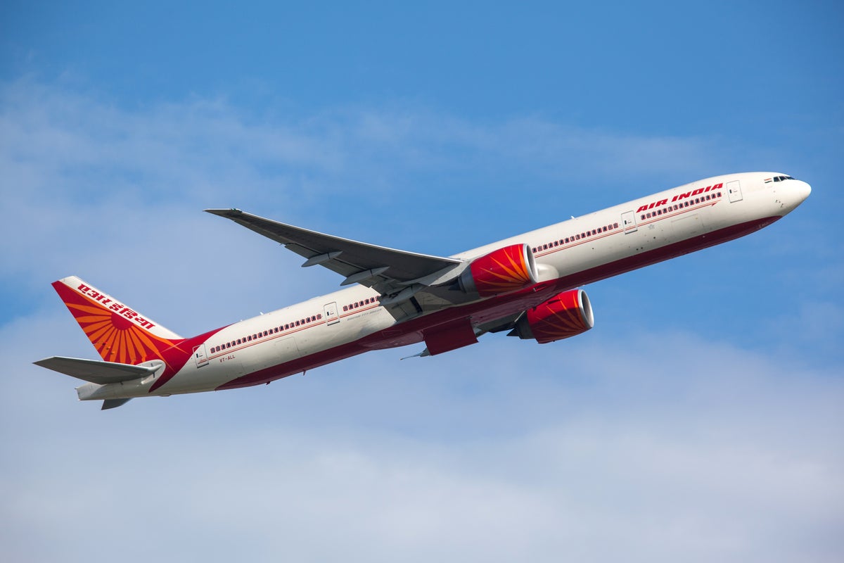 Multiple passengers and crew fall ill on Air India flight from London
