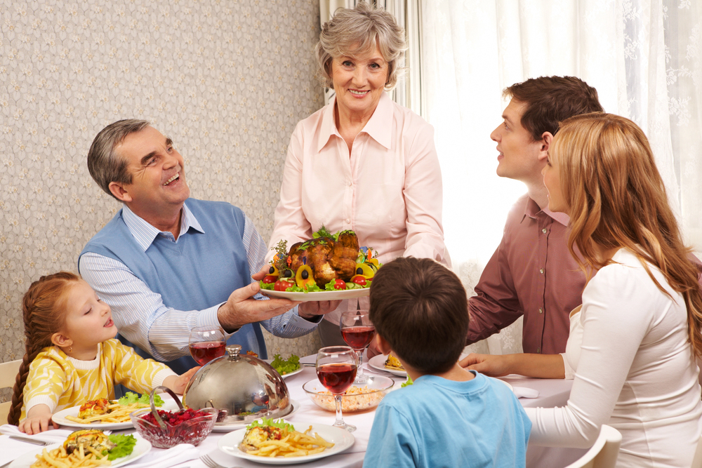 13 Family Dinner Rules Everyone Used to Follow