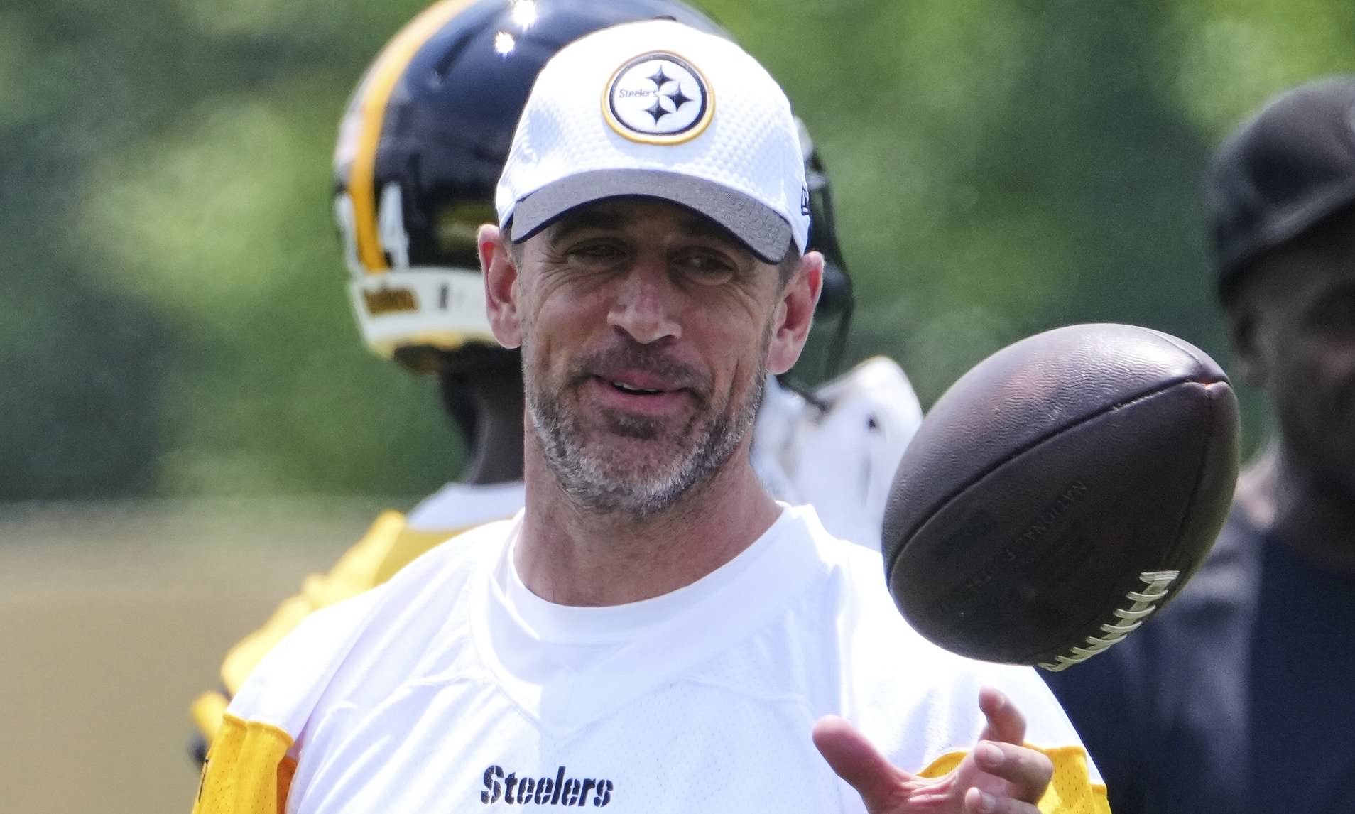 Aaron Rodgers confirms shock NFL retirement stance after Steelers deal ...