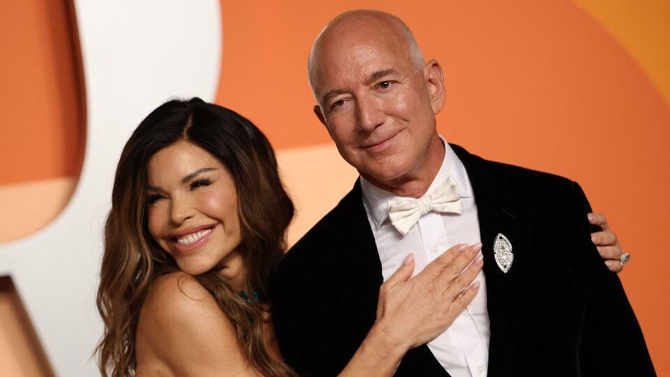 Jeff Bezos’s surprise proposal and pre-wedding foam party on $500 ...