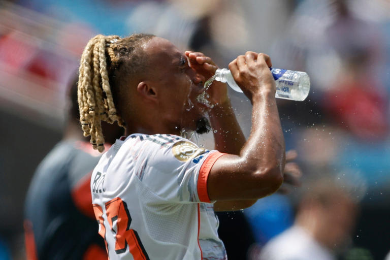 Transfers live: Arsenal chase £60m forward, Chelsea eye Vinicius Jr