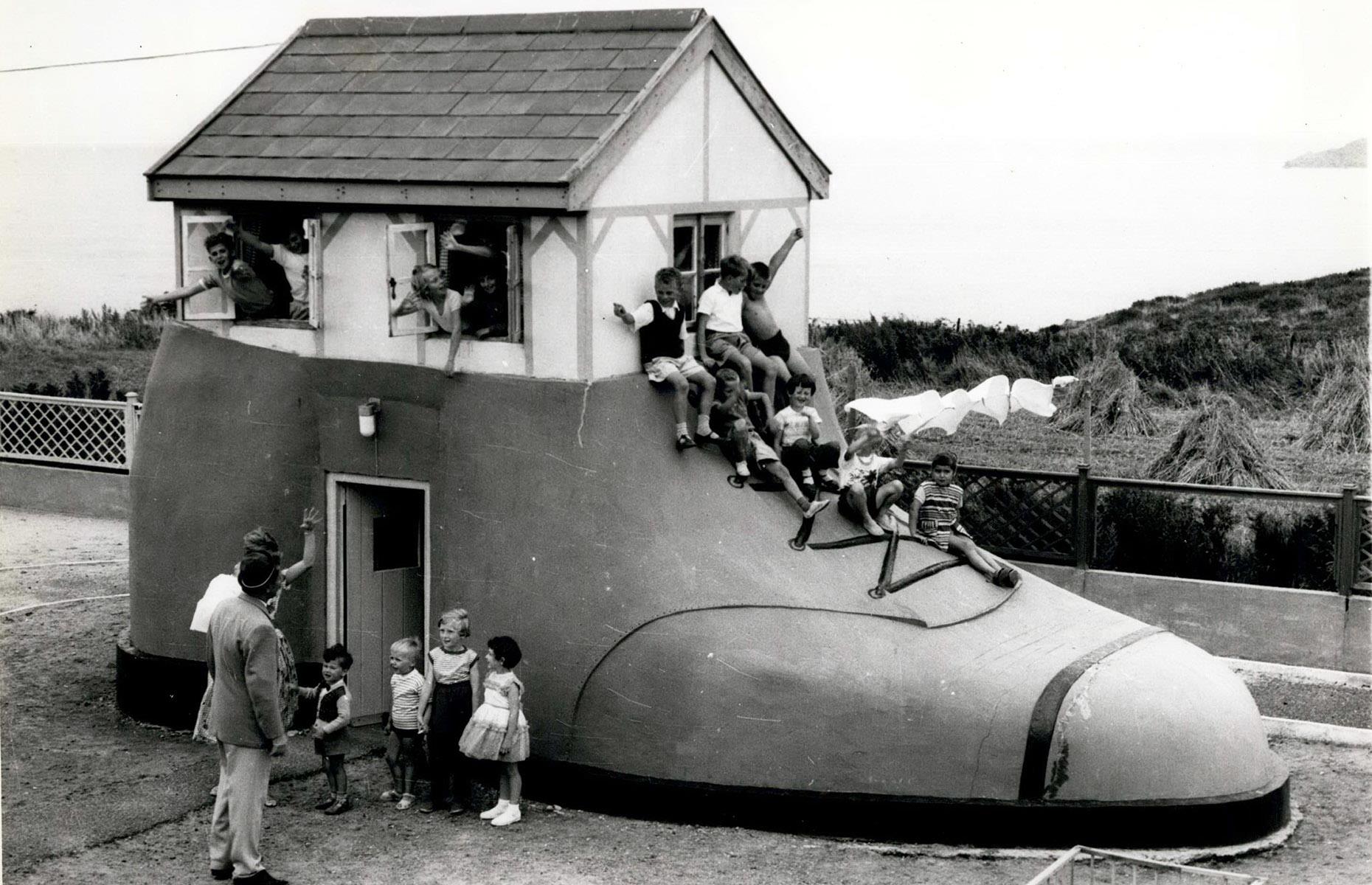 Archive Photos Show 100+ Years of Bizarre Real Homes