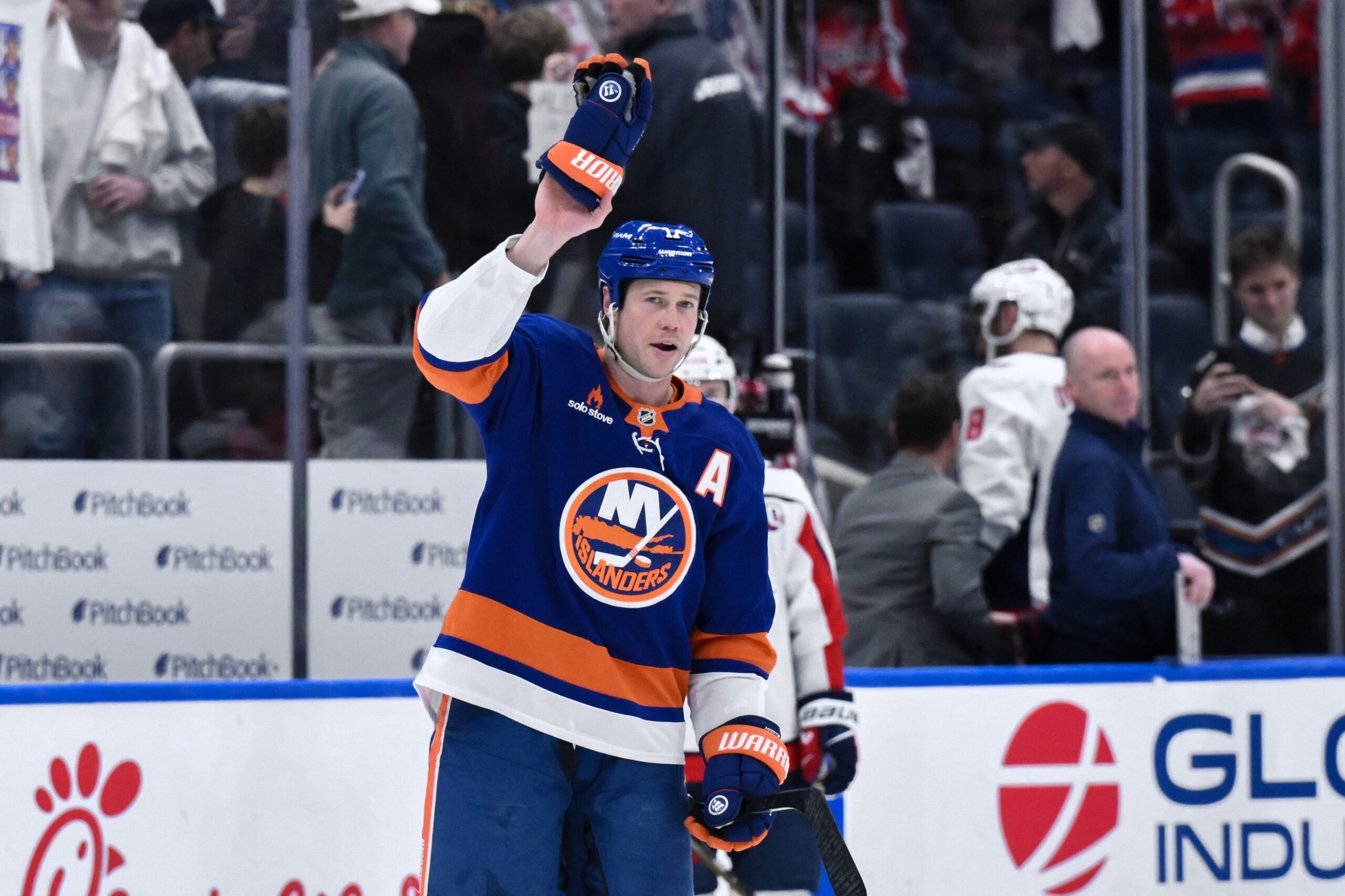 Matt Martin announces retirement, steps into front office role with ...