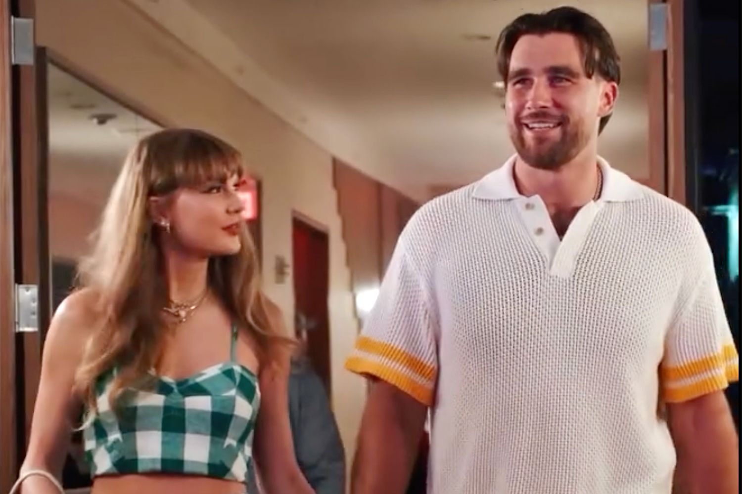 Taylor Swift and Travis Kelce Make Their 'Red Carpet' Debut at the ...