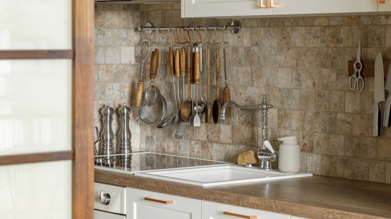 Want A Simple But Elegant Kitchen Aesthetic? Two Words: Earth Tones
