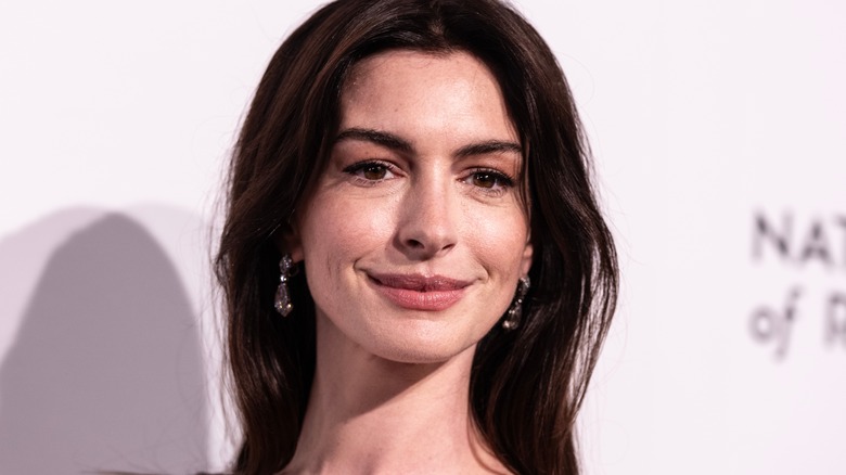 Anne Hathaway's Central Park Home Is A Masterclass In Invisible Kitchen ...