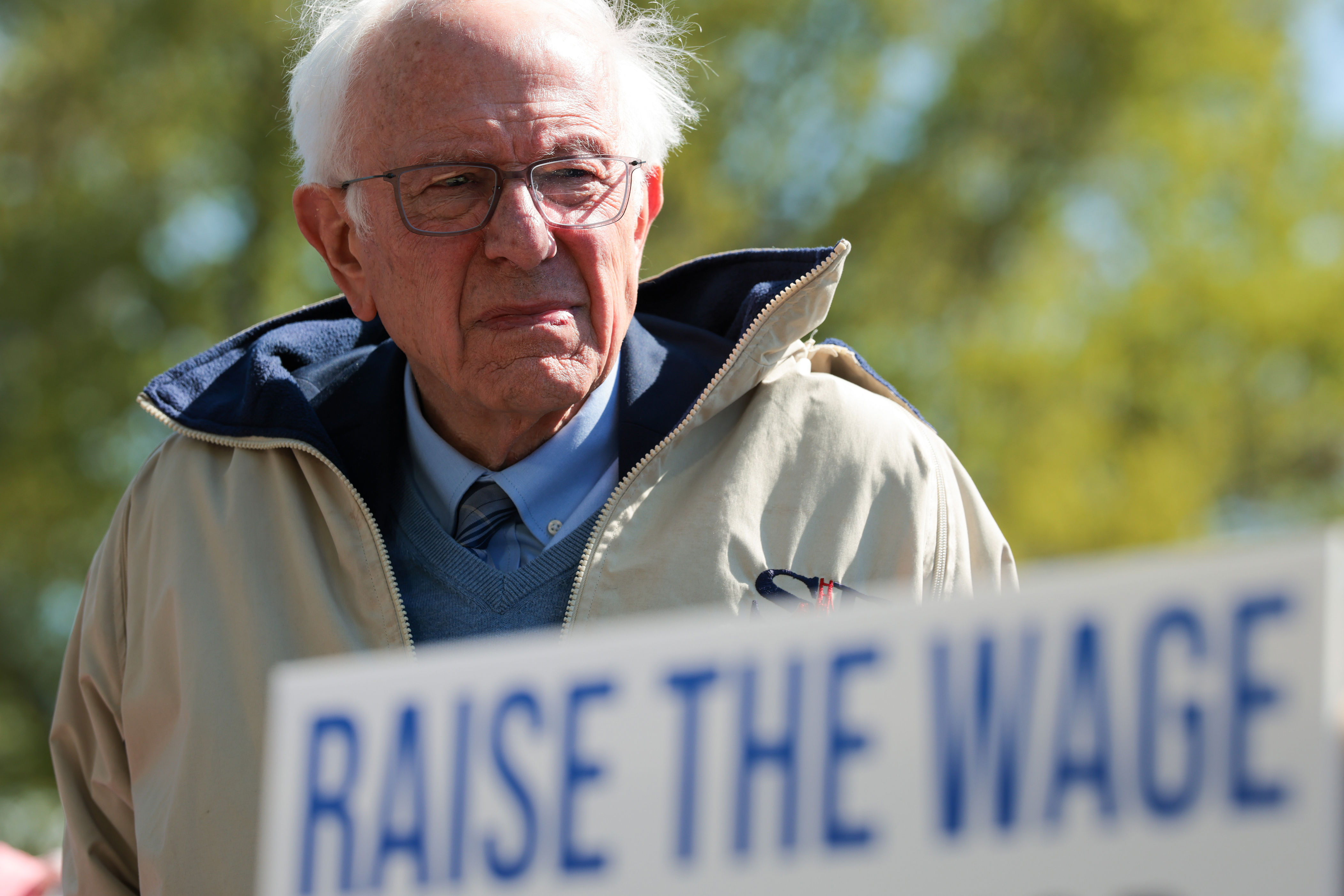 Bernie Sanders pressed by Joe Rogan during interview about his ...