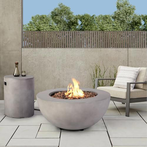 Cindy Crawford’s Scandi-inspired fire pit is a masterclass in ...