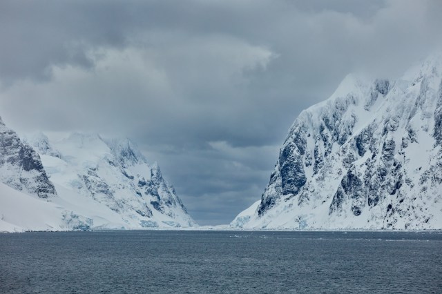 Scientists issue warning over concerning phenomenon observed in Antarctica: 'Understanding their ...