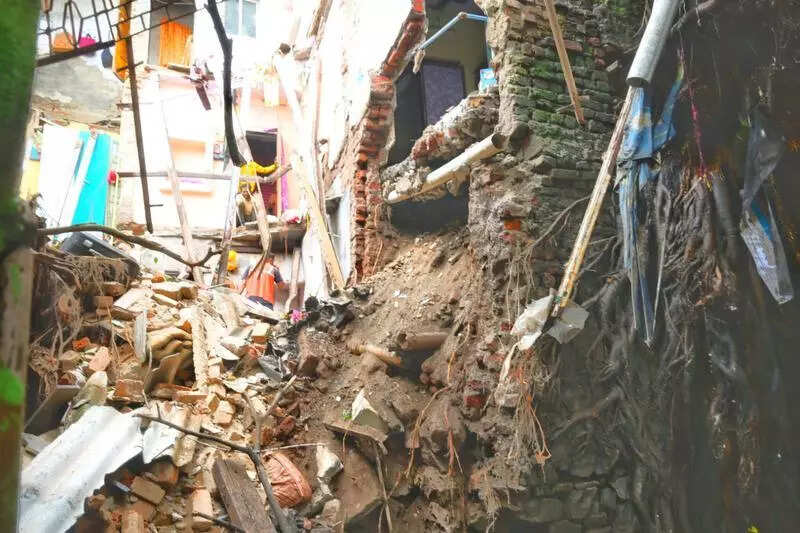 Two children among three injured in house collapse in Bhandup