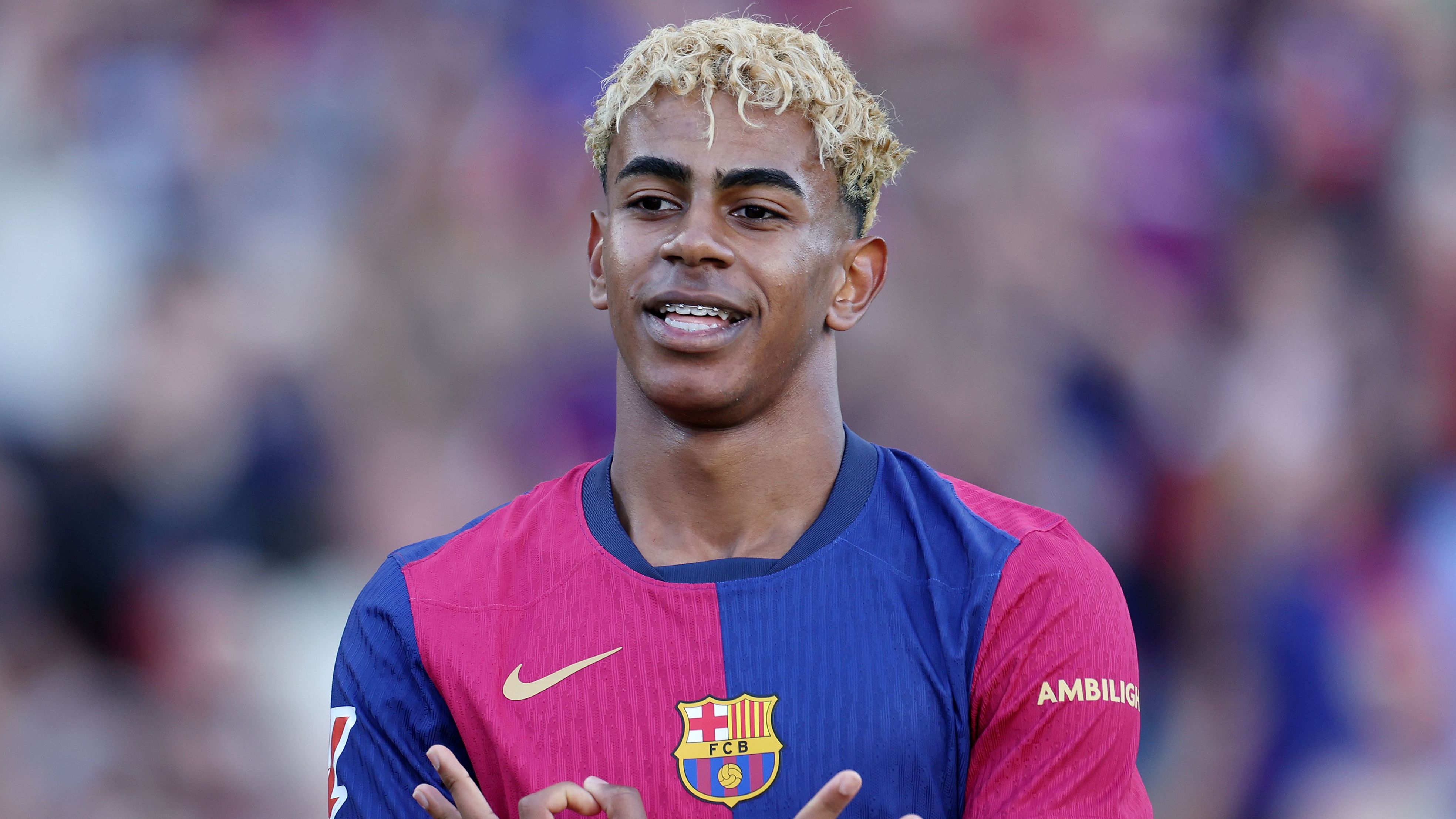 Companheiro de Lionel Messi no Barcelona, Mark van Bommel aponta ...