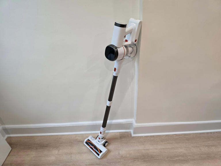 The best cheap vacuum cleaners under $200