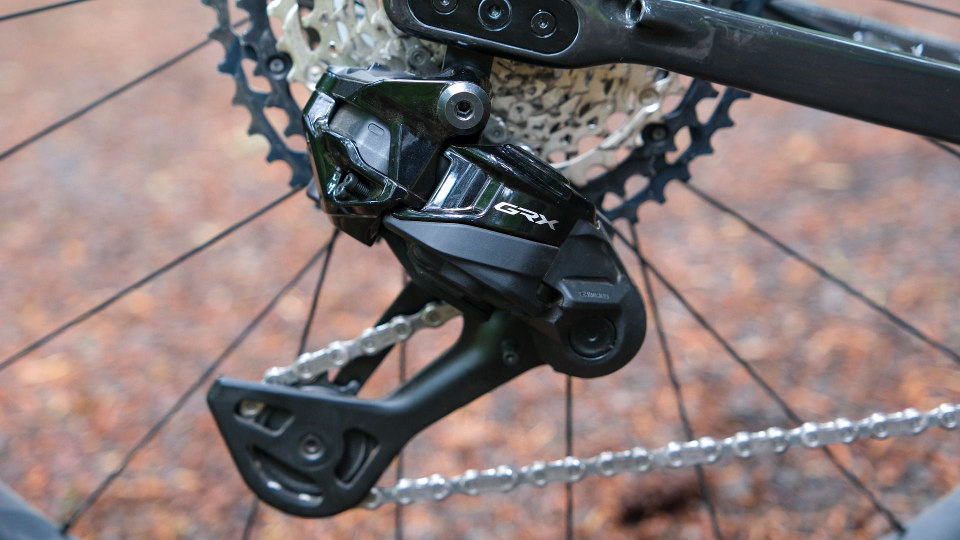 Shimano has finally cut the cord: new GRX RX827 is fully wireless — was ...