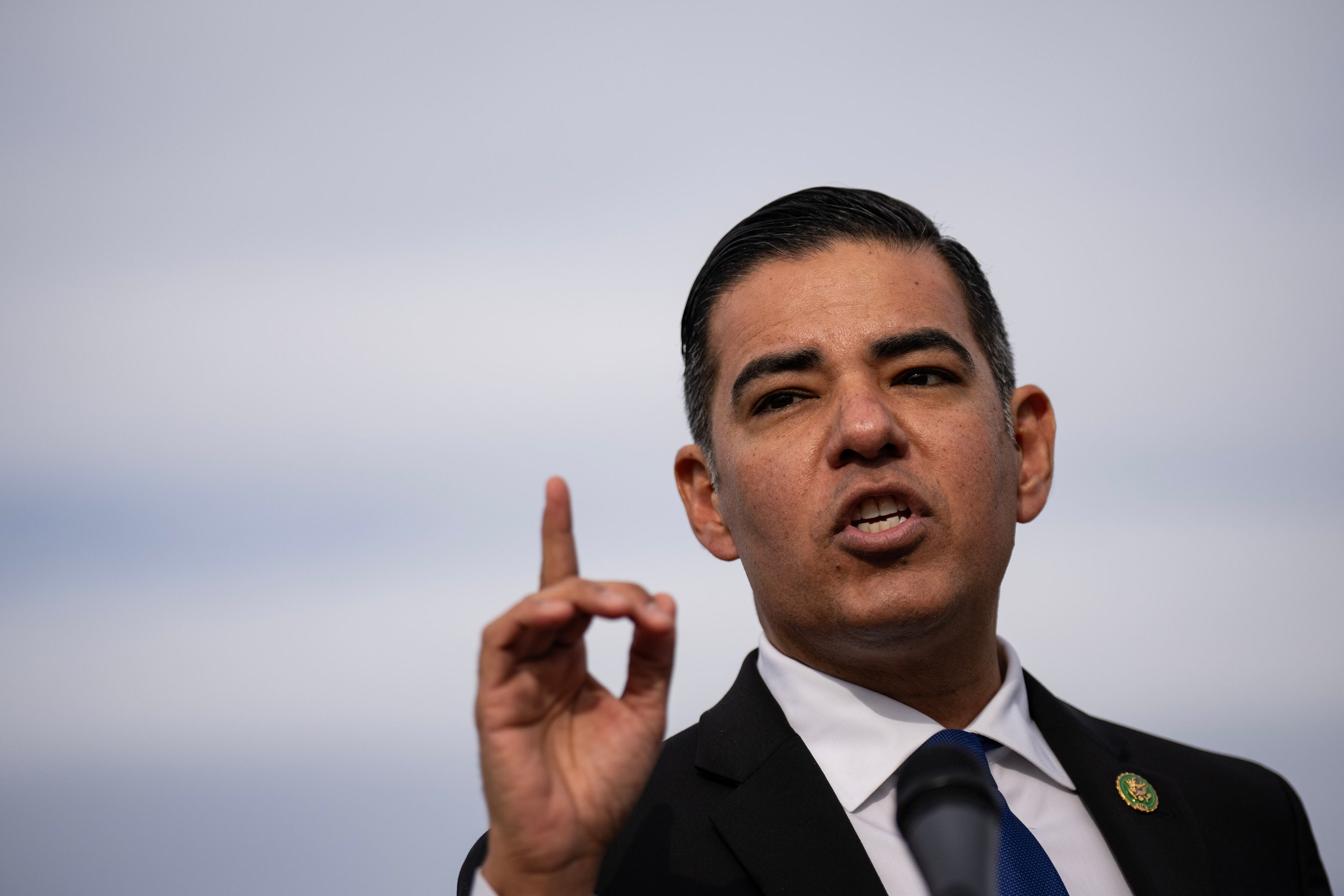 Democrats Elect ‘Youthful’ 47-Year-Old as Head of Oversight Committee