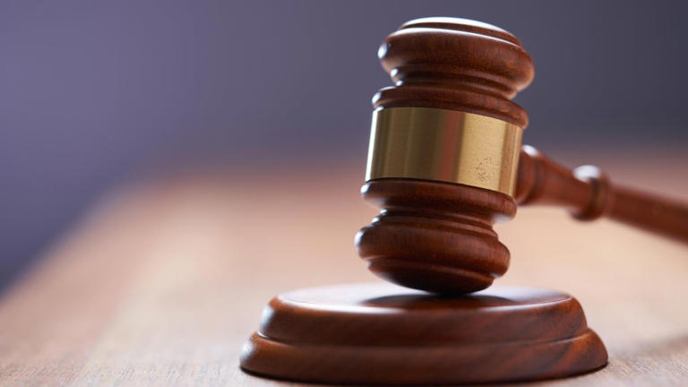 Pontiac woman charged with 10 felonies in real estate fraud case