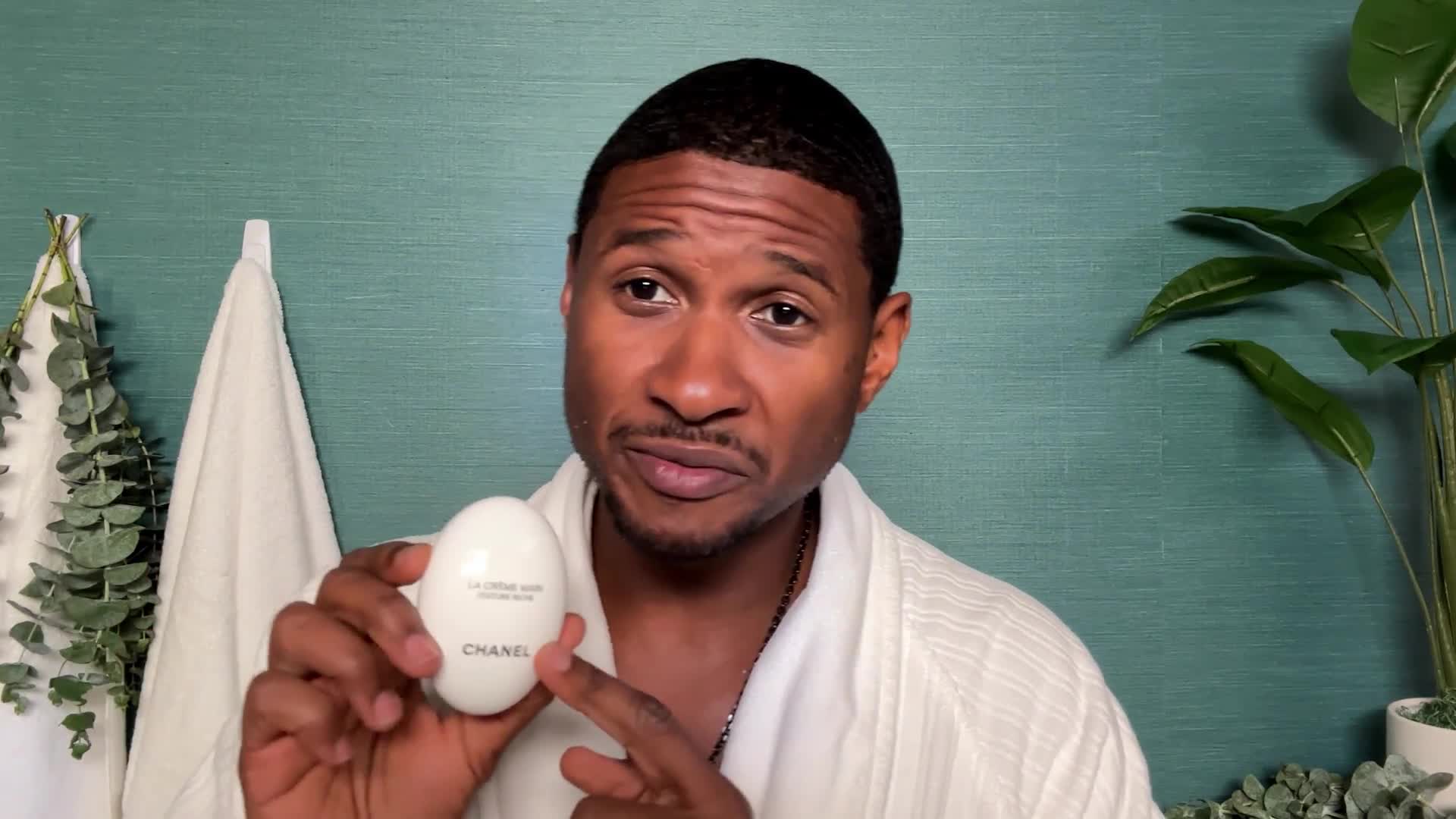 Watch Usher Do His Pre-Show Skin-Care and Wellness Routine