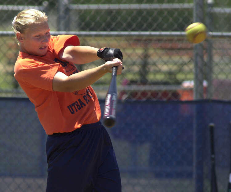 Former AD Rudy Davalos headlines UTSA Athletics Hall of Fame Class of 2025