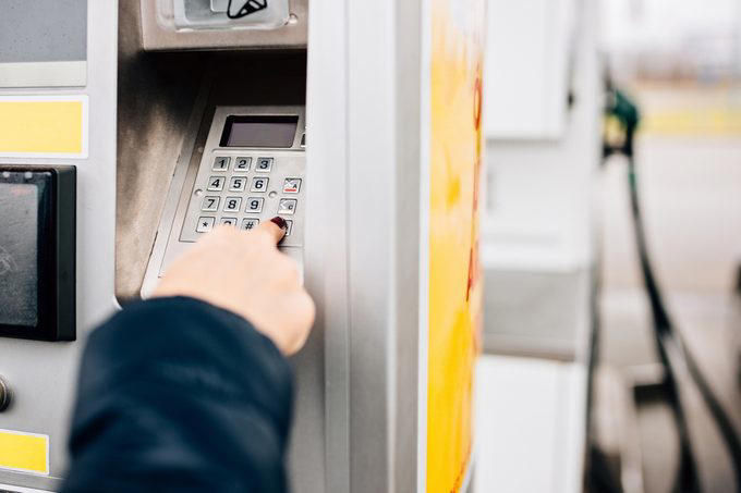 13 gas pump mistakes you need to stop making ASAP