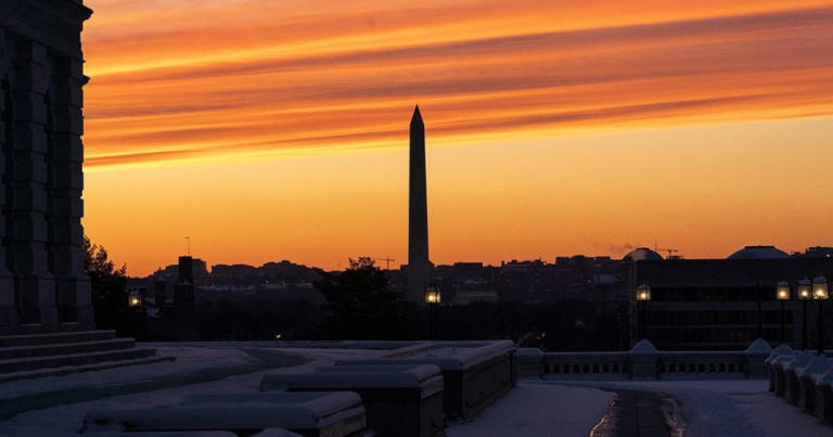 Dangerous heat closes Washington Monument in DC