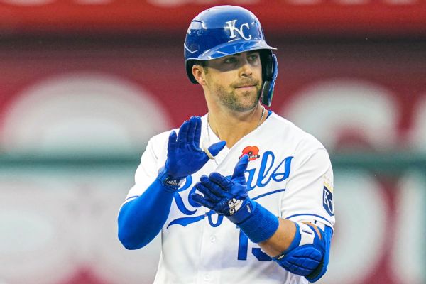 Whit Merrifield announces retirement from MLB after 9 seasons