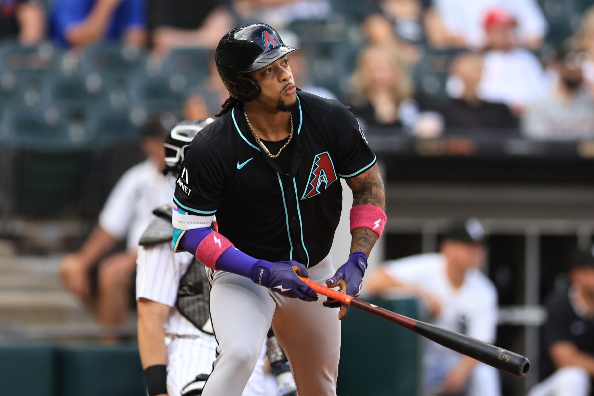 MLB Star Cries During Game After Fan Heckles Him About His Mother Who ...