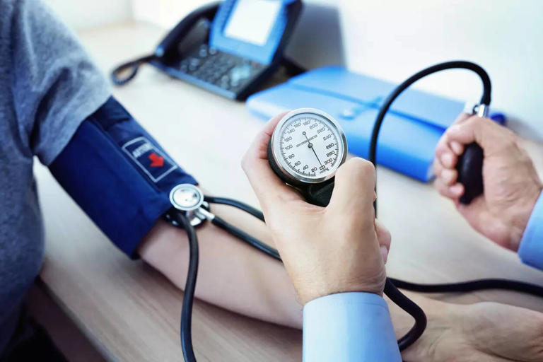 Doing THIS exercise for five minutes a day can lower blood pressure ...