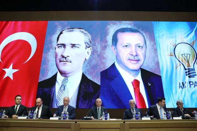 Ο επιτήδειος ουδέτερος σε αδιέξοδο; Η Τουρκία στη διελκυστίνδα της ...