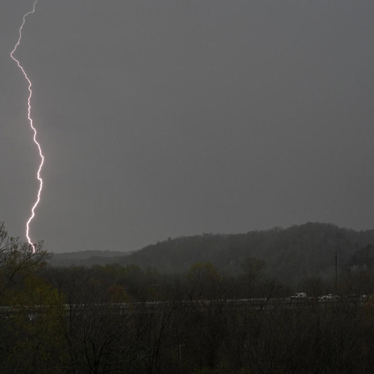 20 people injured by lightning strike at South Carolina lake
