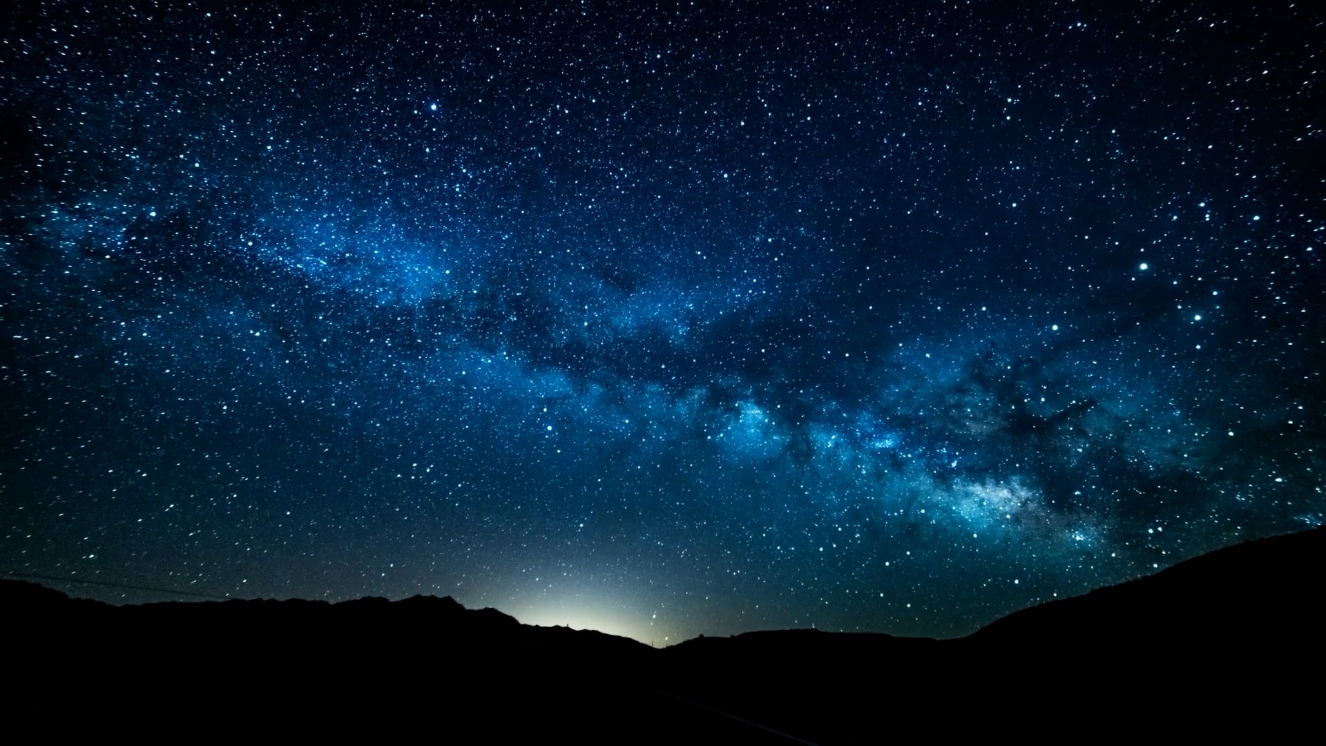 חובבי אסטרונומיה: התפעלו מתצלום הזמן של שביל החלב