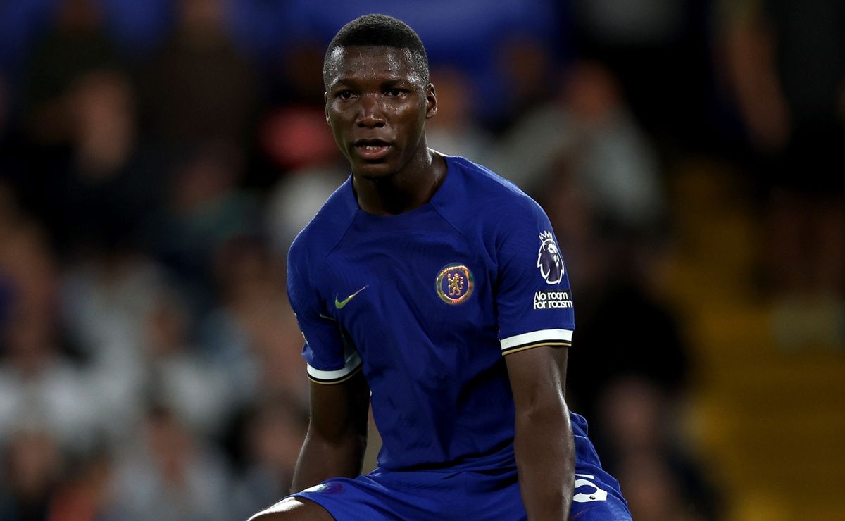 Moises Caicedo On Bench For Chelsea vs Esperance ST at FIFA Club World ...