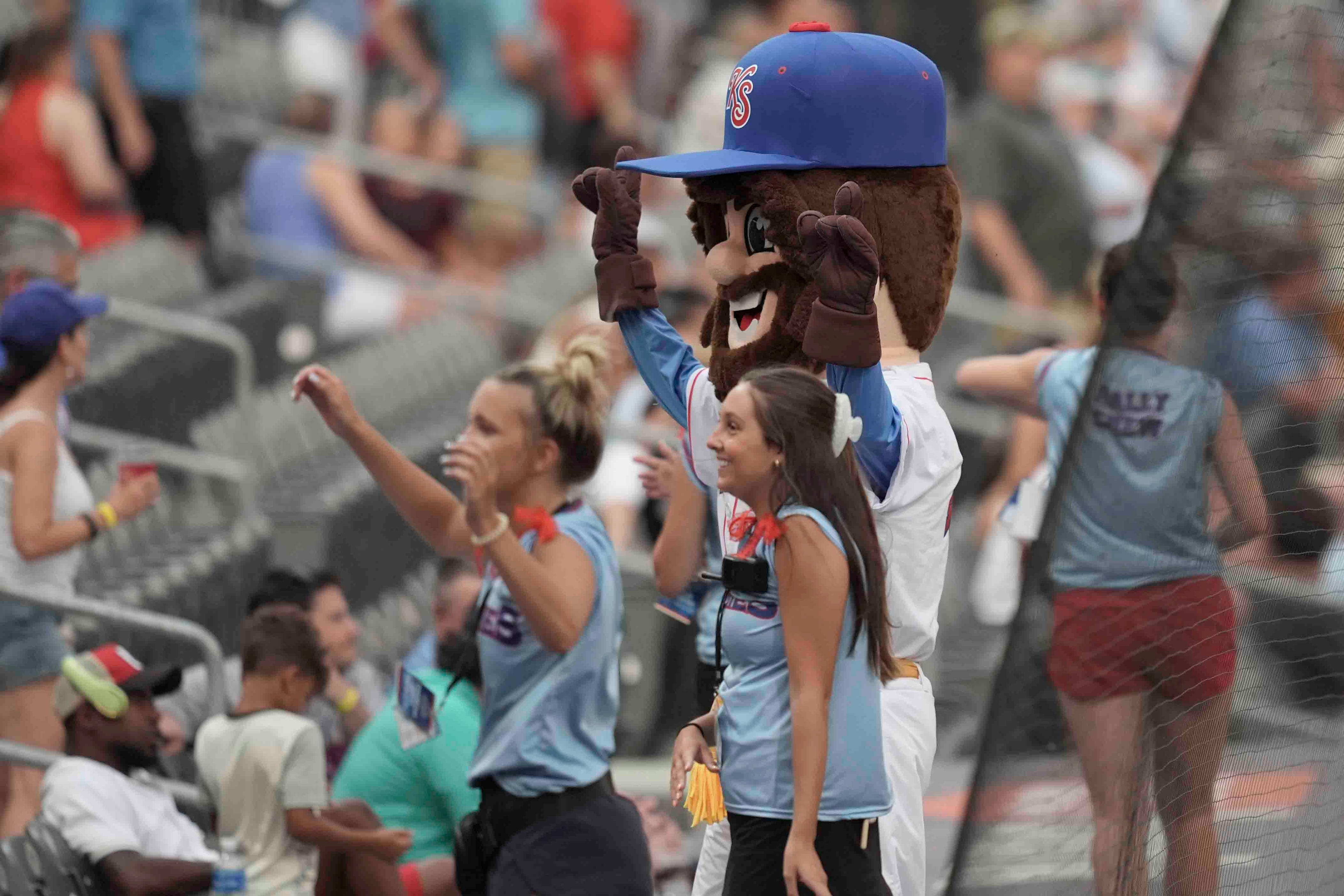 Smokies score early, often in dominant 9-3 win over Birmingham Barons