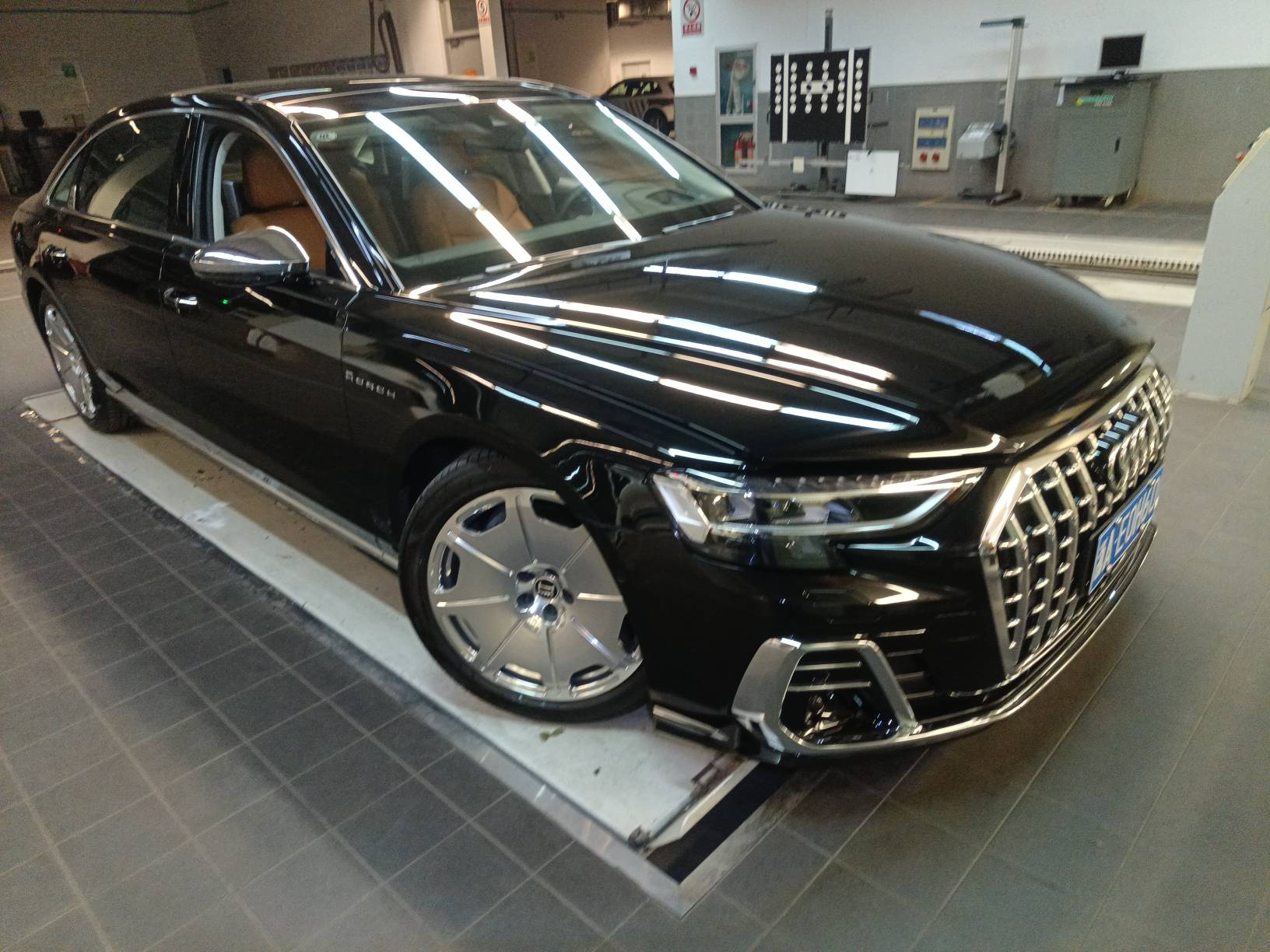 奥迪 奥迪A8 2022款 A8L Horch创始人版 传奇型实拍图