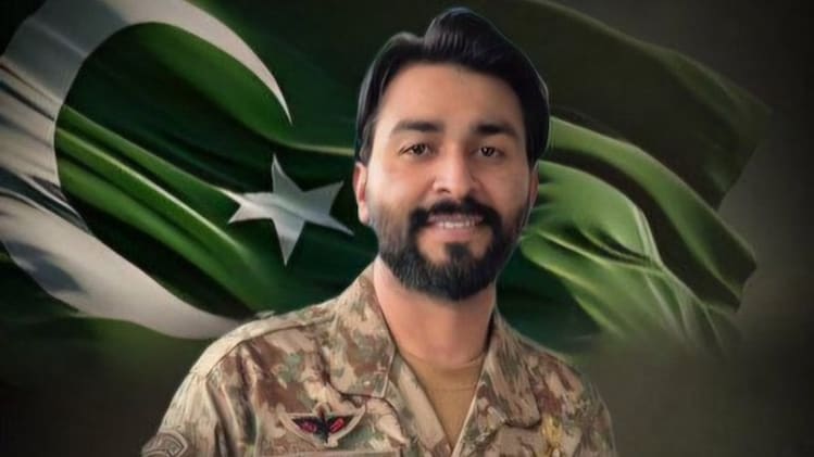 Major Moiz Abbas Shah, Pak Army officer who 'captured' Wing Commander ...